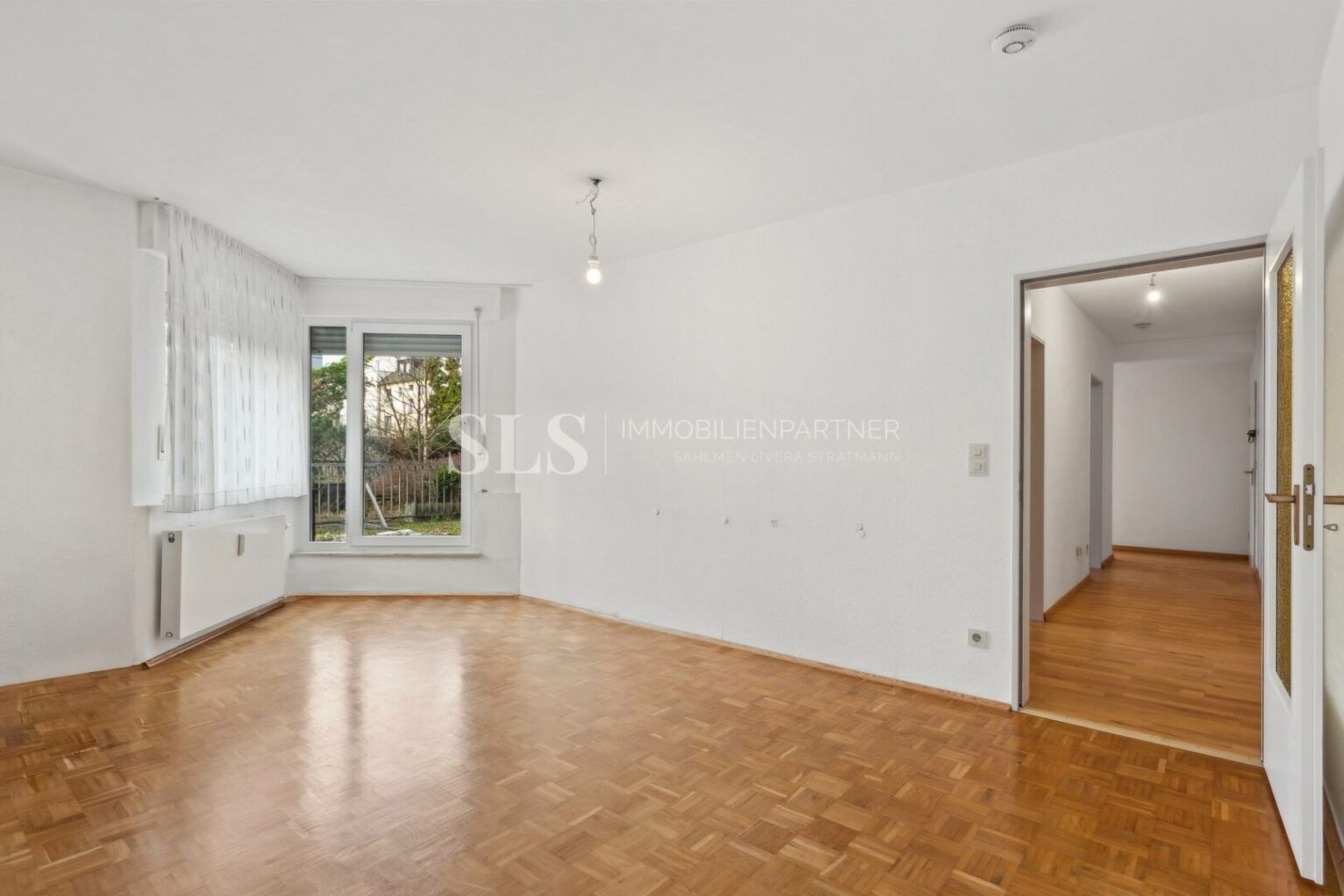 Zentrale Zwei-Zimmer-Wohnung im Herzen der Innenstadt mit Aufzug und ...